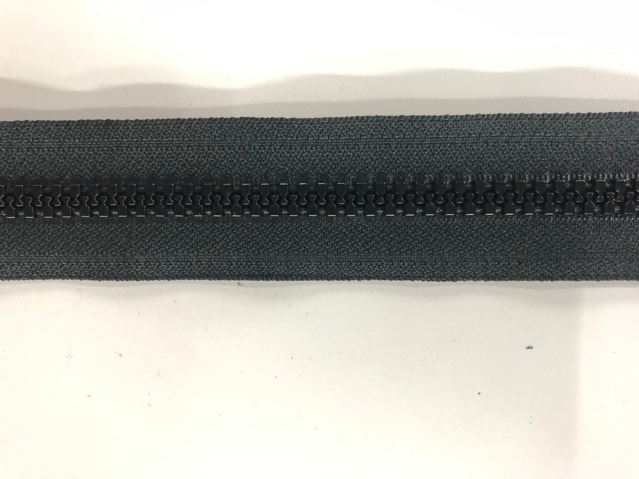 Molded Tooth #8 YKK® Zipper by the Yard - Black (Sold per Yard ...